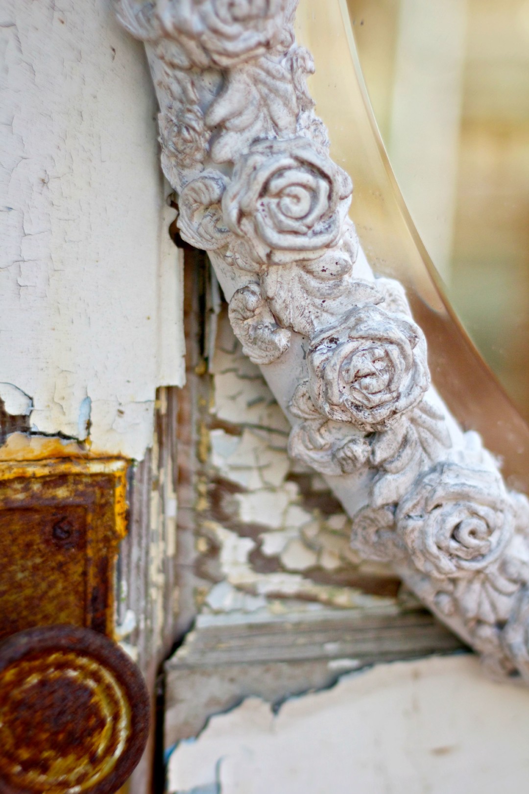 Mirror makeover with plaster of paris, candy molds and chalk type paint ...