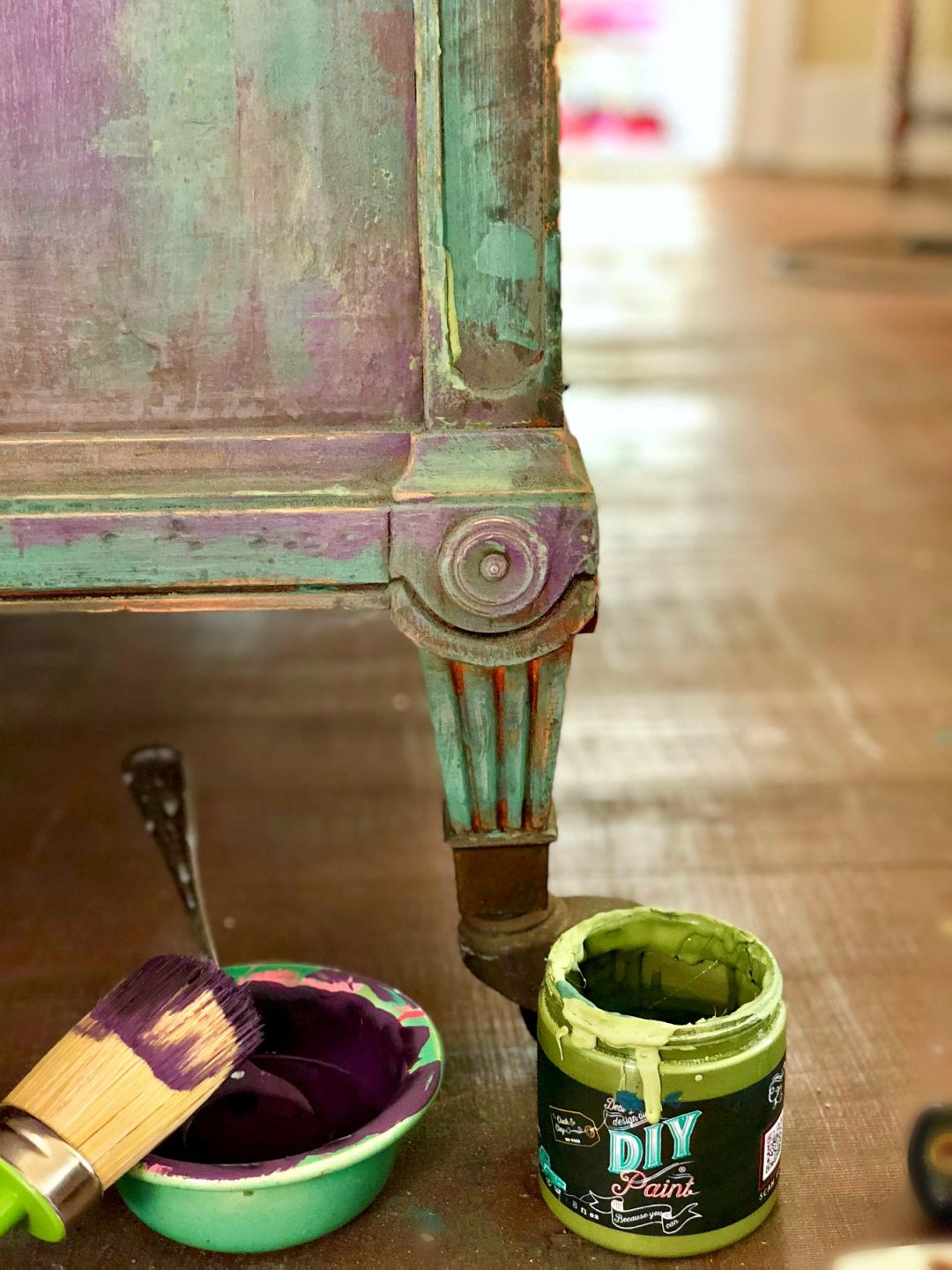Frozen paint finish; How to layer and blend color | Debis Design Diary
