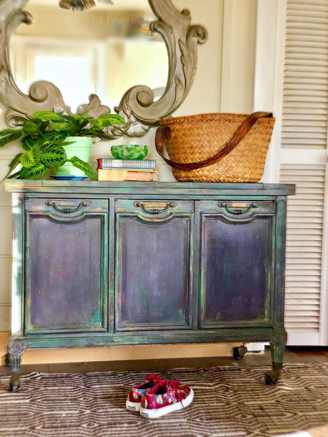 Frozen paint finish; How to layer and blend color | Debis Design Diary