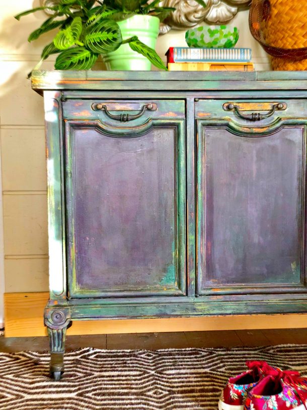 Frozen paint finish; How to layer and blend color | Debis Design Diary